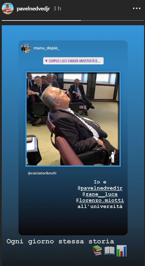 Lotito fotografato mentre dorme all'Assemblea della Lega di Serie A. L ...